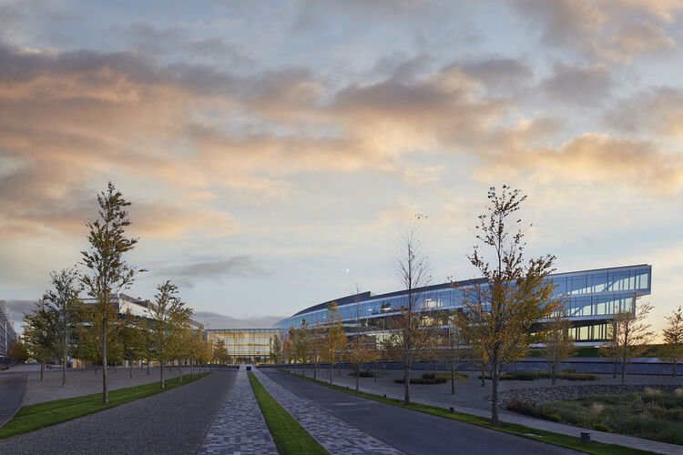 Waterfront Workplace: Expedia Group's Seattle HQ